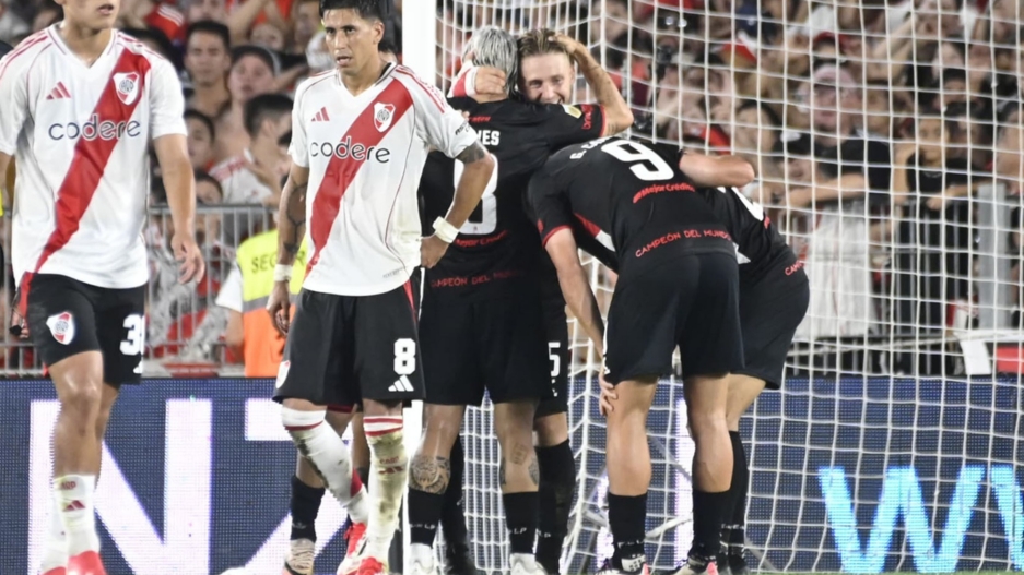 River cayó ante un Estudiantes de La Plata que quedó como puntero de su ...
