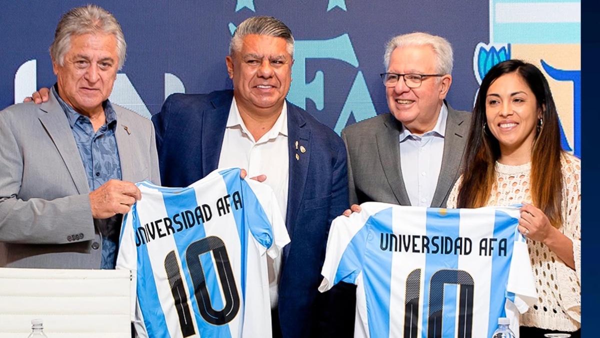 Corcho Rodríguez abrió su atelier y Johnny Depp fue el invitado estelar ...