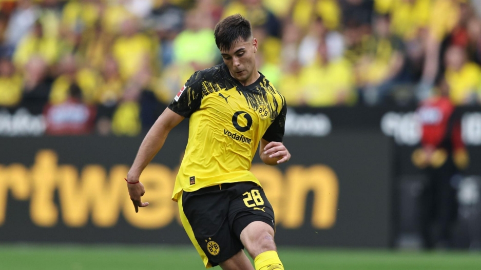 Atentos: Aaron Anselmino podría salir del Borussia Dortmund