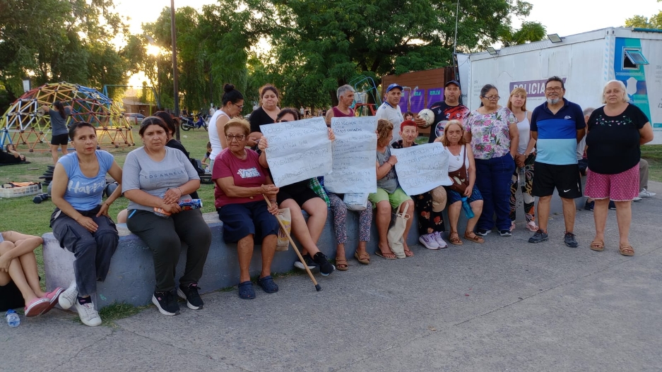 Protesta de vecinos en el Parque Lineal de Solano por ruidos molestos e ...